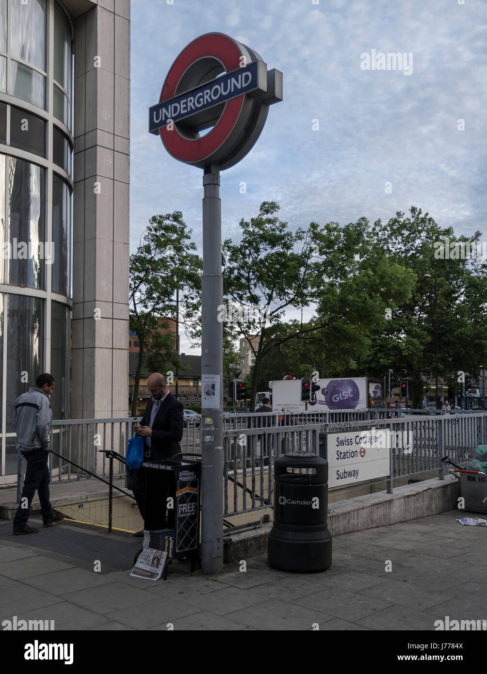 La station de métro Swiss Cottage Photo Stock - Alamy