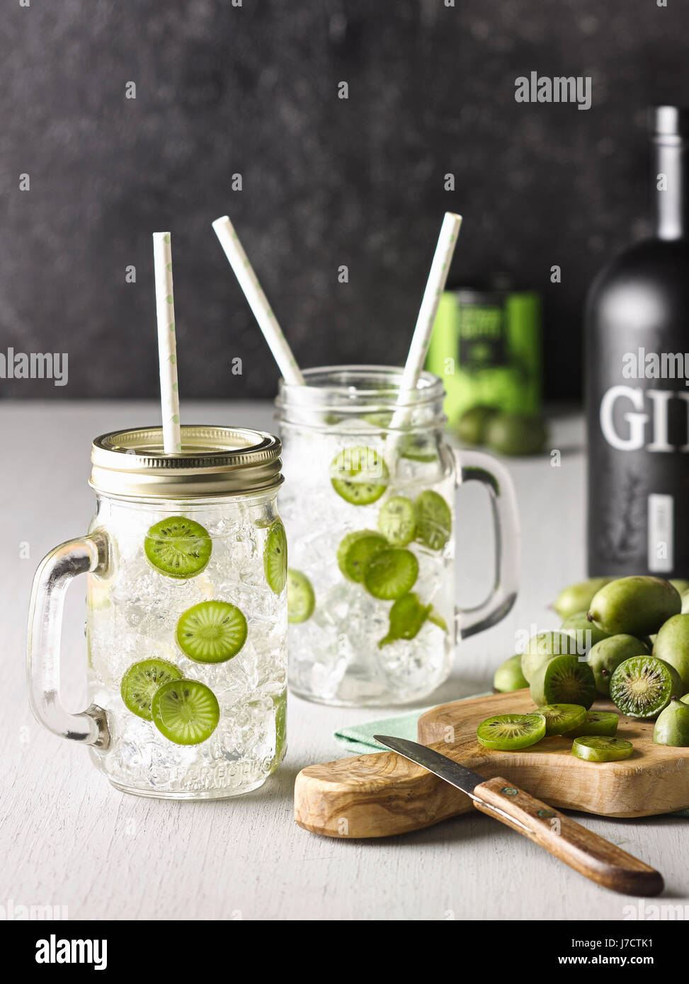 Nergi kiwi Banque de photographies et d’images à haute résolution - Alamy