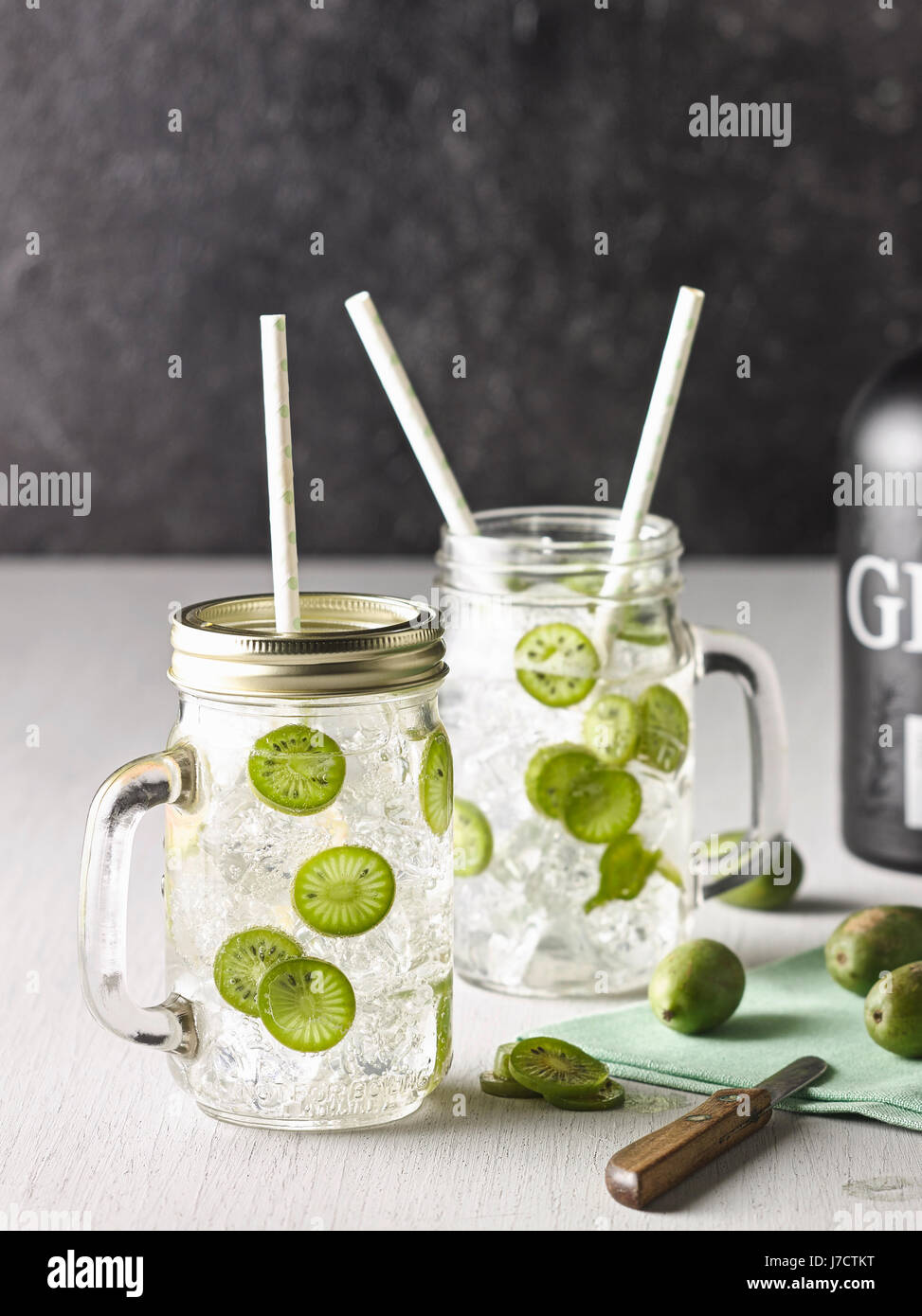 Nergi kiwi Banque de photographies et d’images à haute résolution - Alamy