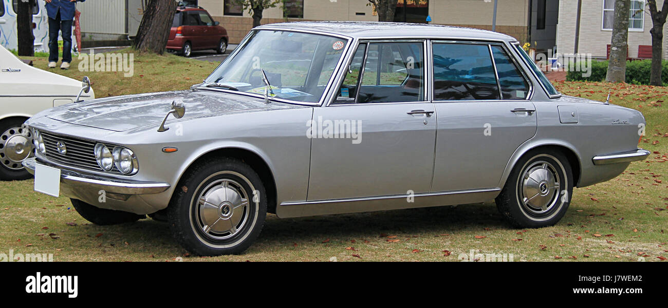 Mazda 1500 Banque de photographies et d’images à haute résolution - Alamy