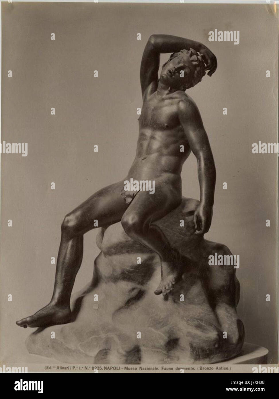 'Satiro dormiente' (satyre endormi) est une photographie célèbre d ...