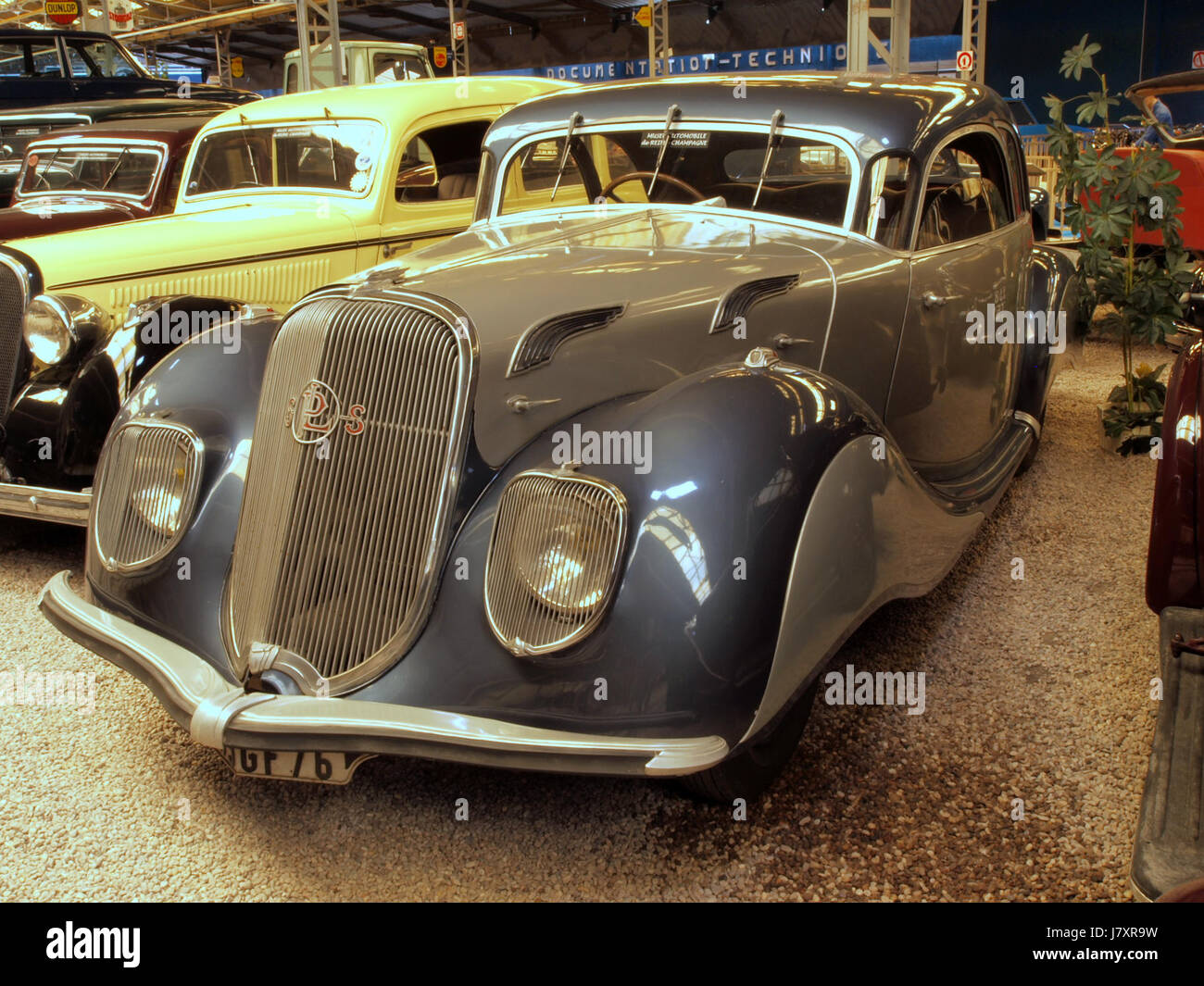 Panhard dynamique Banque de photographies et d’images à haute ...