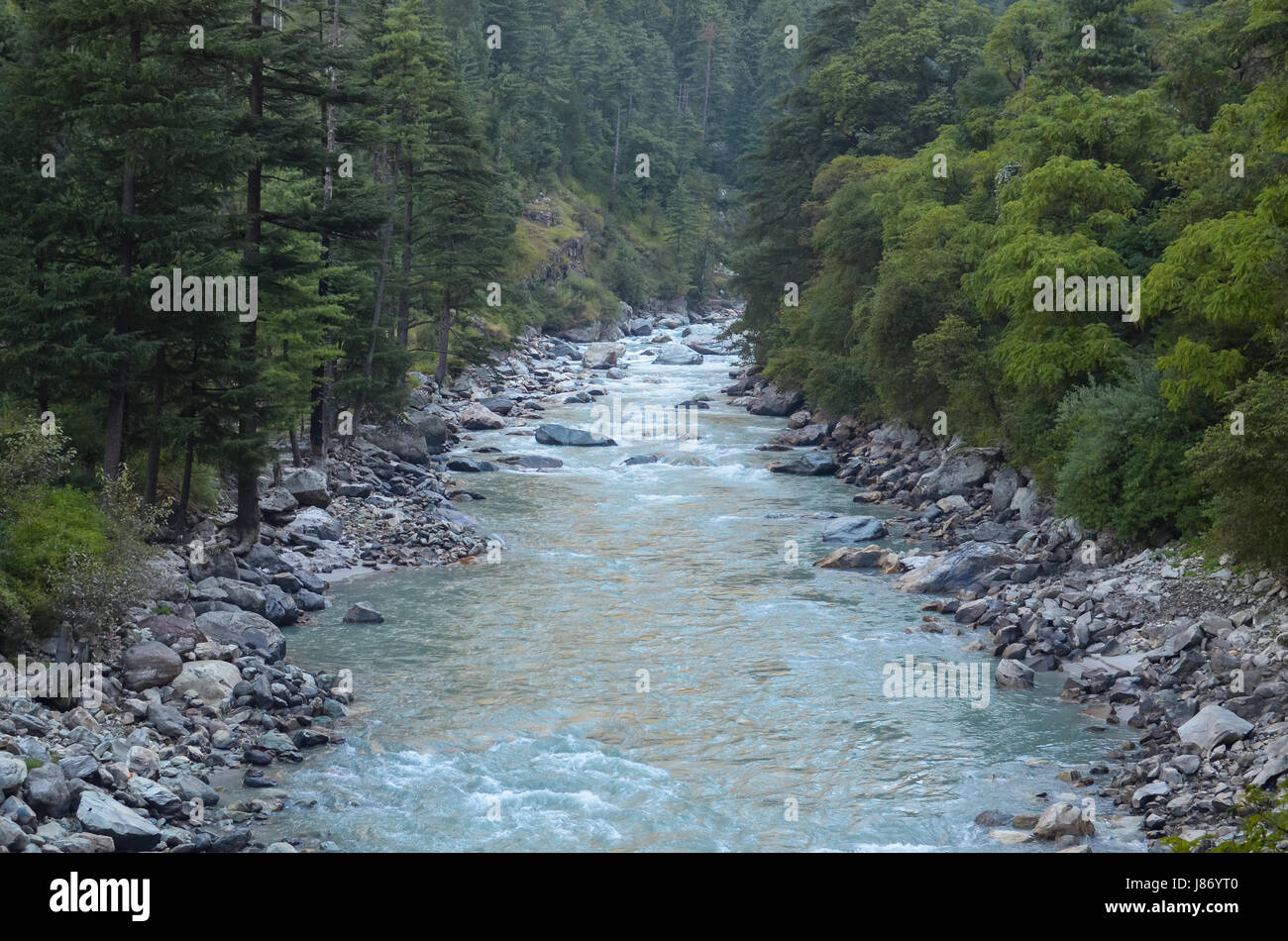 Parvati valley river Banque de photographies et d’images à haute ...