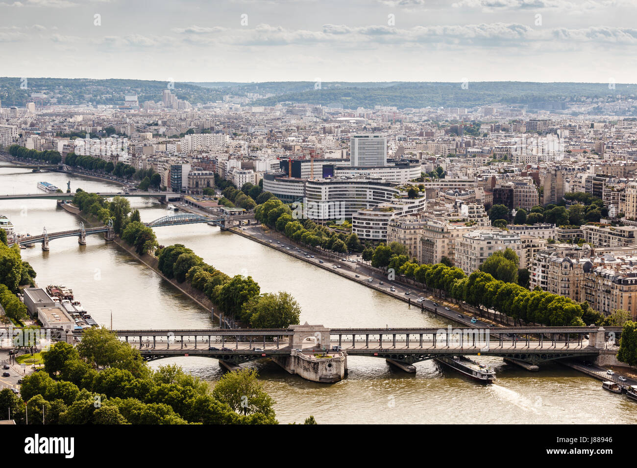 Pont de bir hakeim tour eiffel Banque de photographies et d’images à haute résolution - Alamy