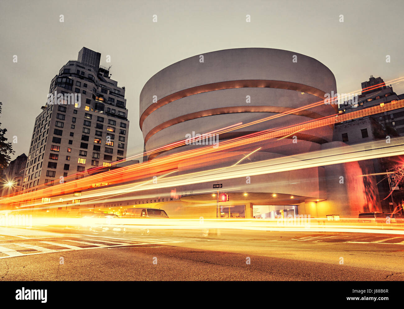Guggenheim museum new york Banque de photographies et d’images à haute ...