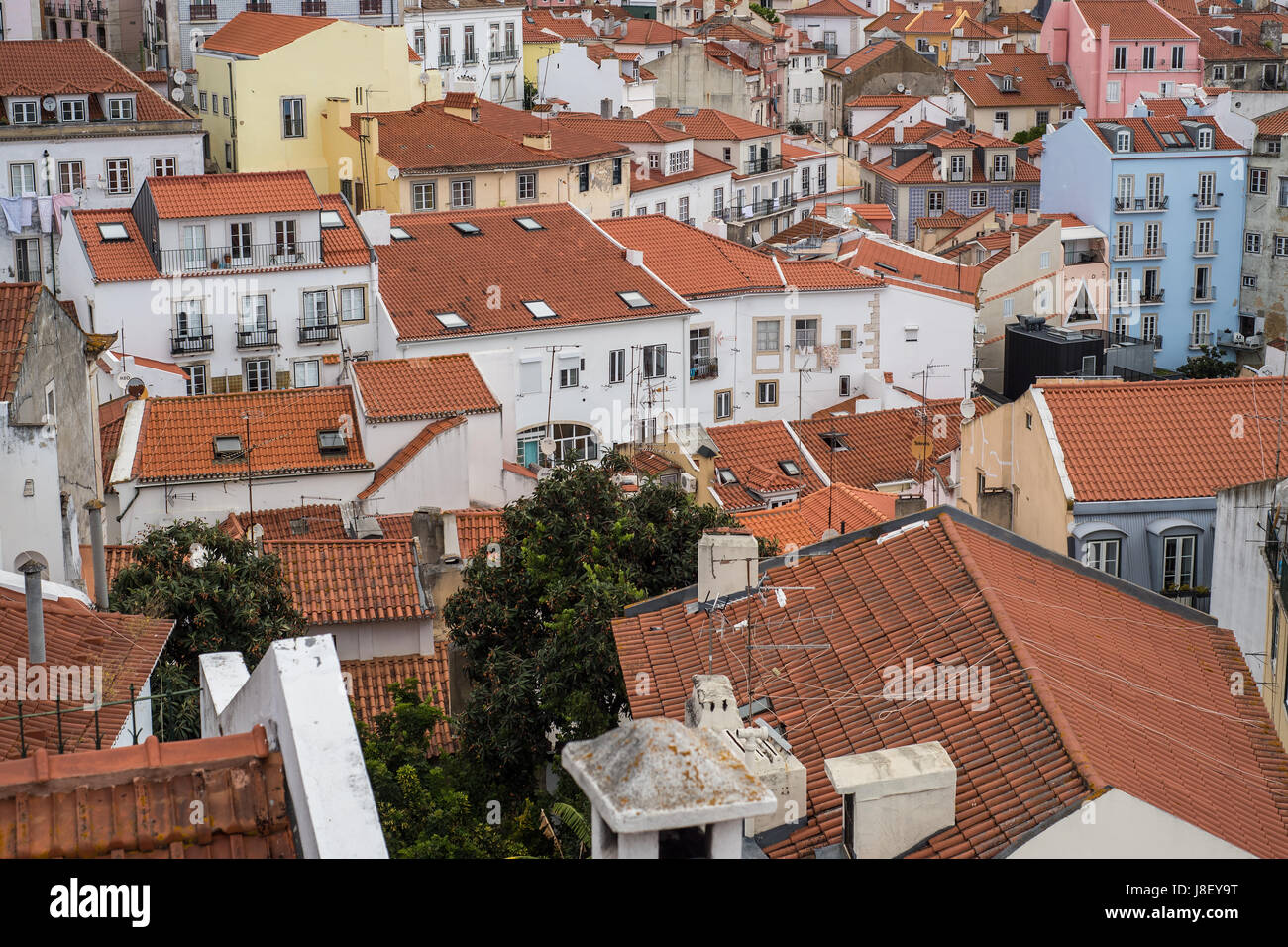 Les Toits De Lisbonne Banque d'image et photos - Alamy