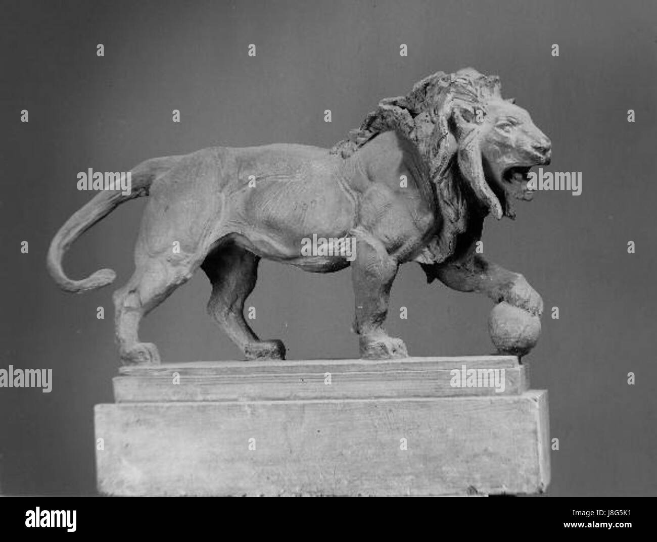Sculpture monumentale en bronze Banque d'images noir et blanc - Alamy