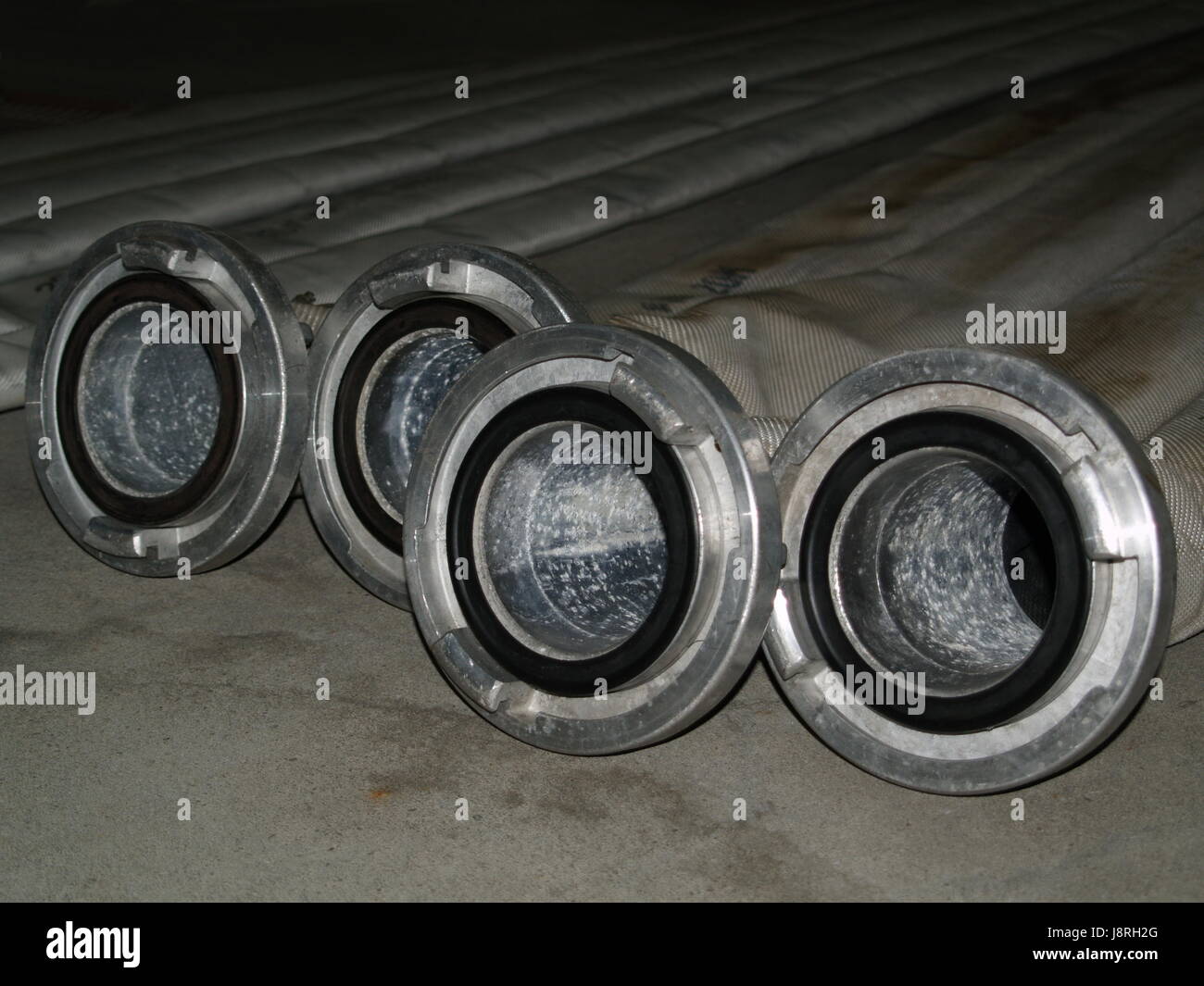 Tuyaux d'incendie Banque de photographies et d’images à haute résolution - Alamy