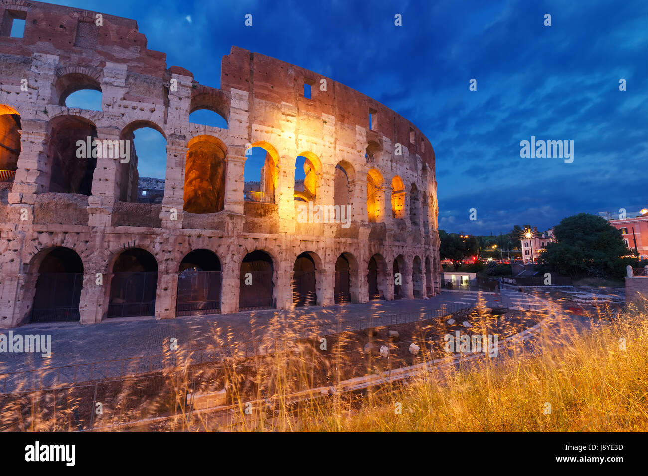 Le colisée de nuit Banque de photographies et d’images à haute ...