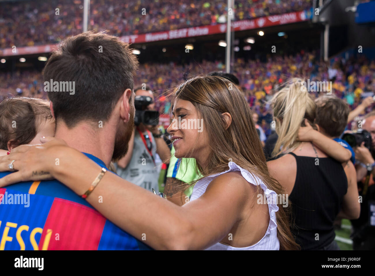 Lionel messi and antonella roccuzzo Banque de photographies et d’images ...
