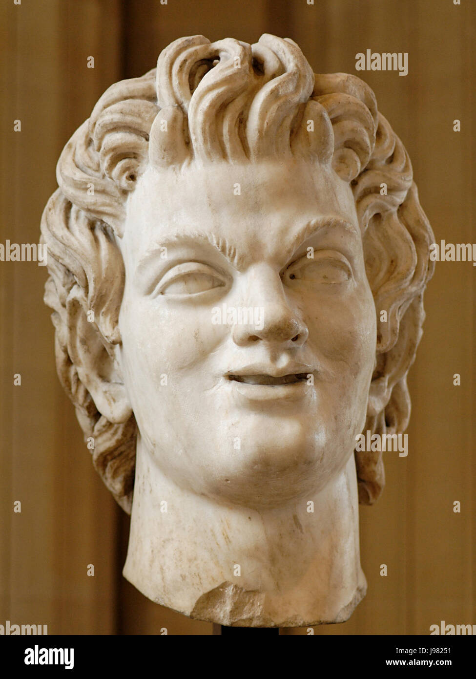 La sculpture satyre du musée du Louvre, désignée Ma677, représente un ...