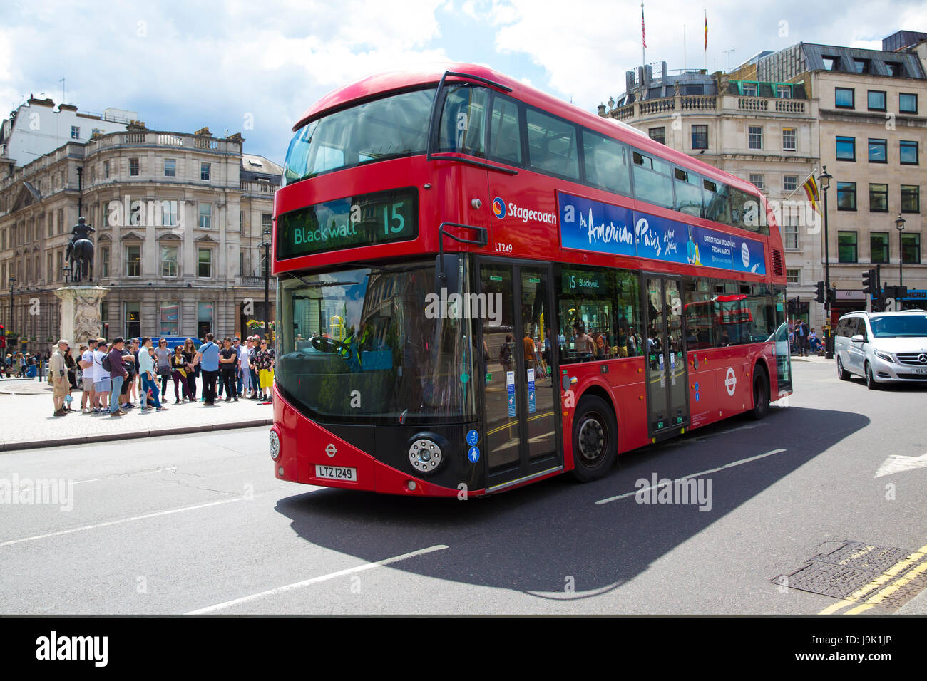 Number 15 bus london double decker Banque de photographies et d’images ...