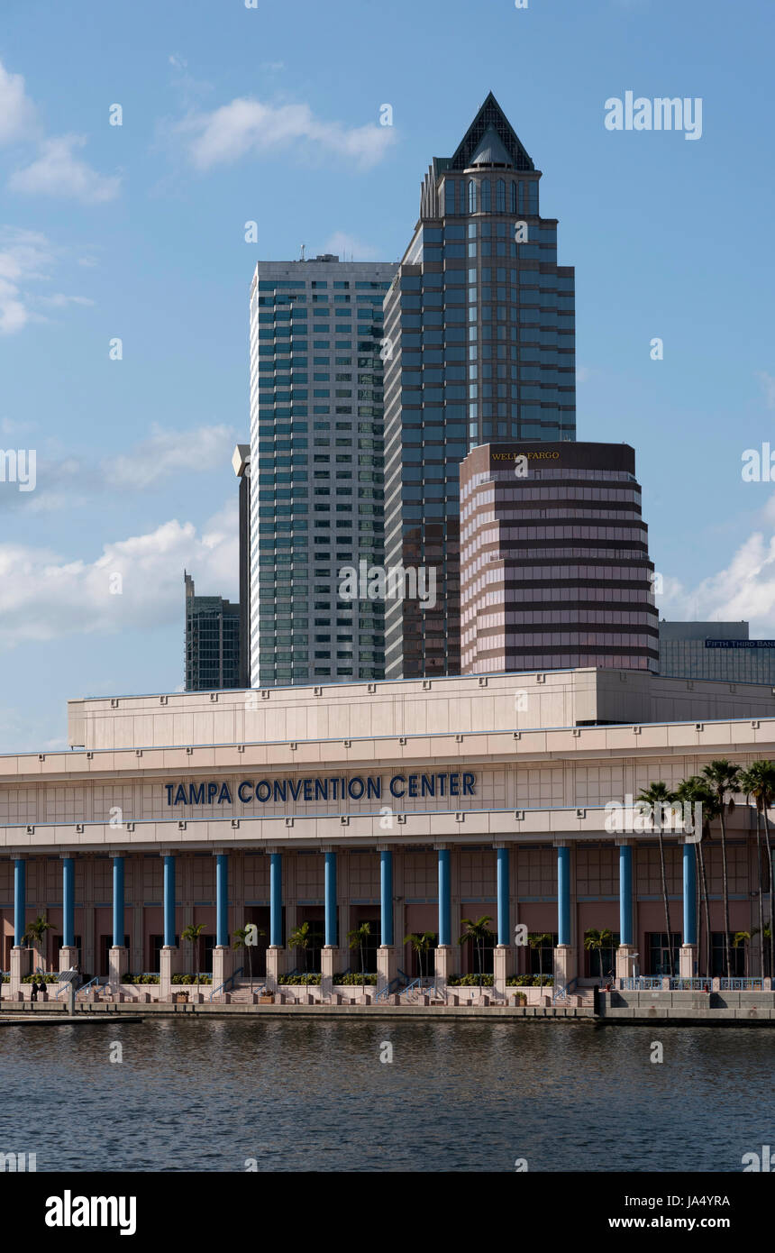 Tampa bay convention center Banque de photographies et d’images à haute ...