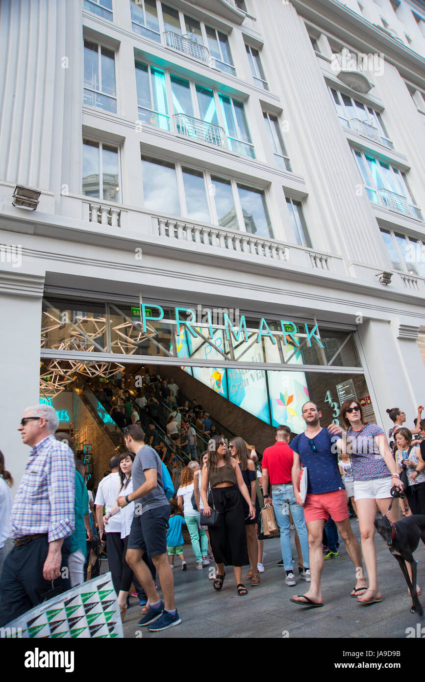 Primark madrid Banque de photographies et d’images à haute résolution ...