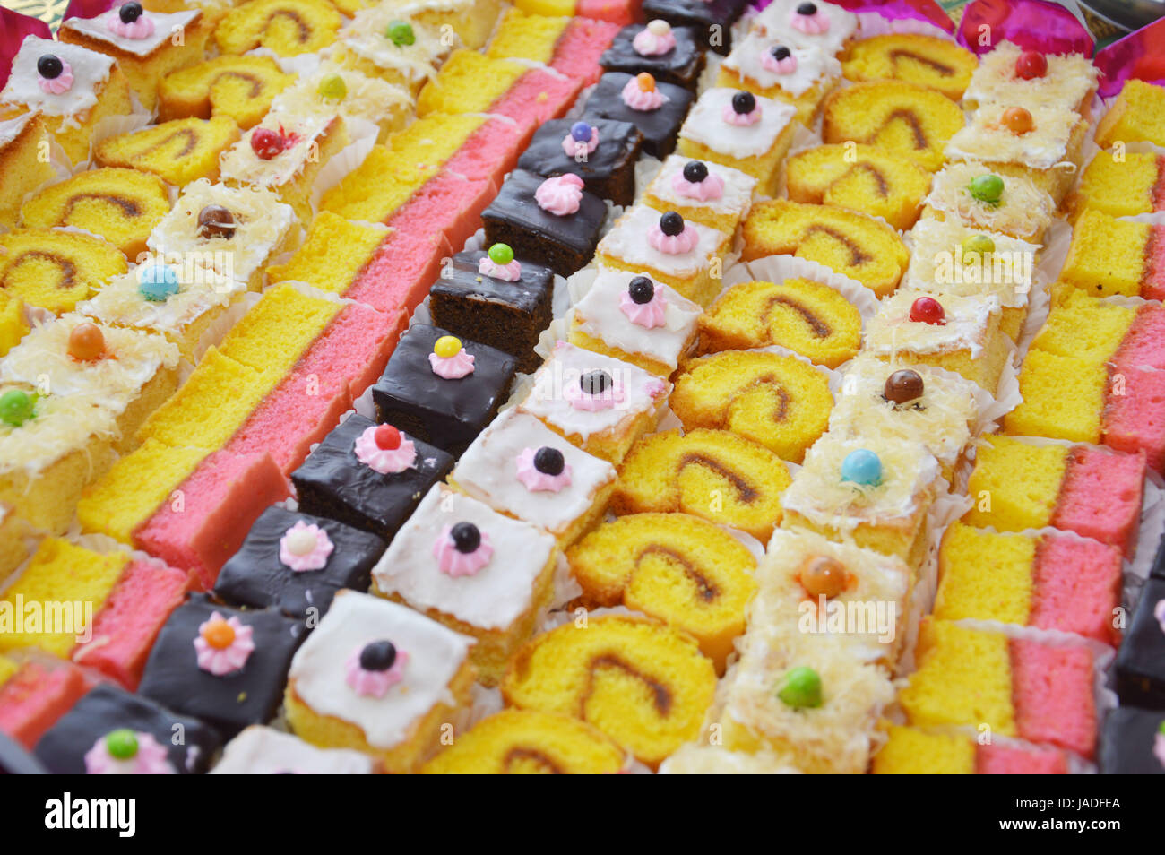 Schéma des différents gâteaux colorés doux Photo Stock - Alamy