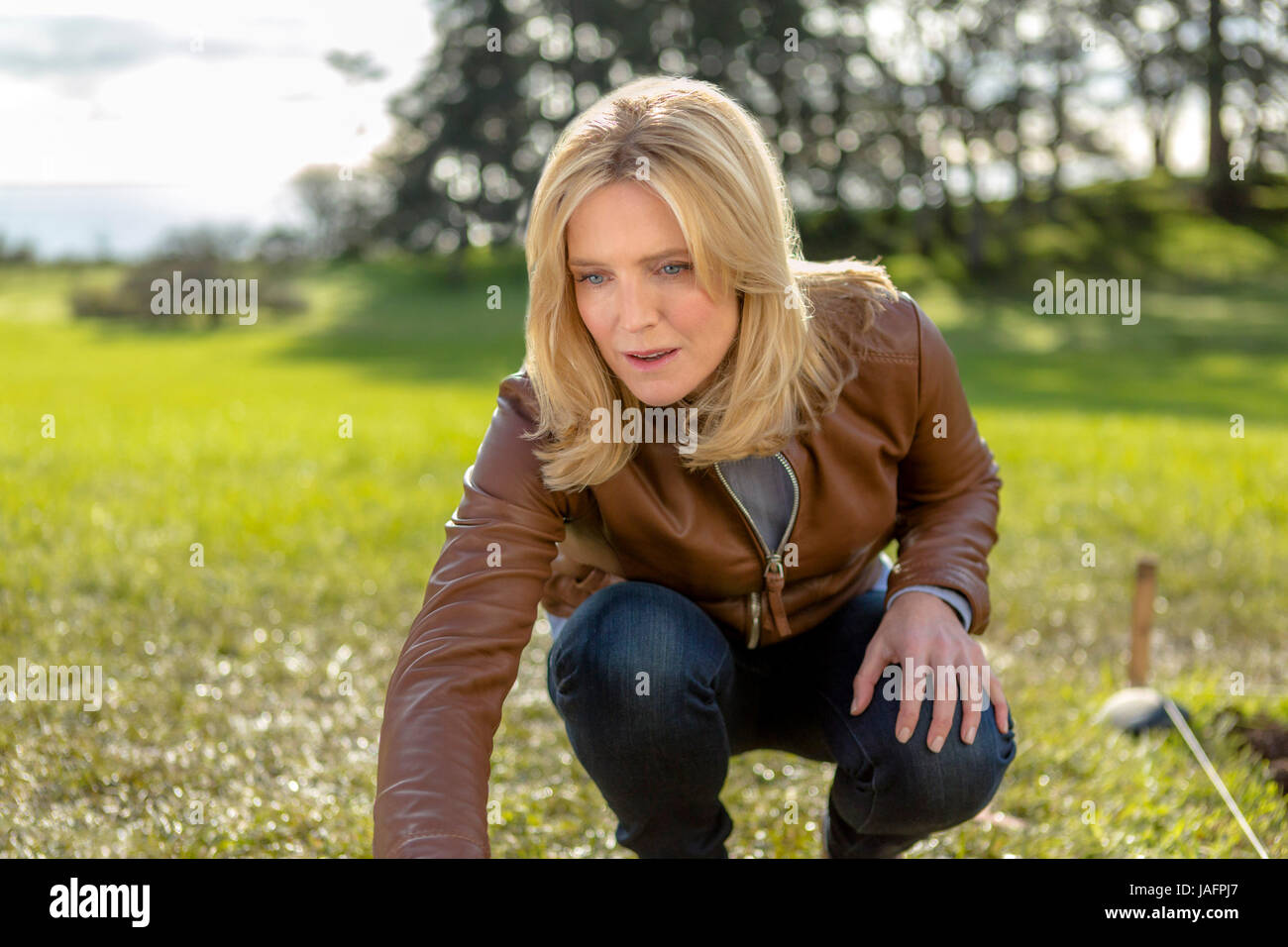 SITE UNSEEN : UN MYSTÈRE EMMA FIELDING, Courtney Thorne-Smith (Sari, le ...