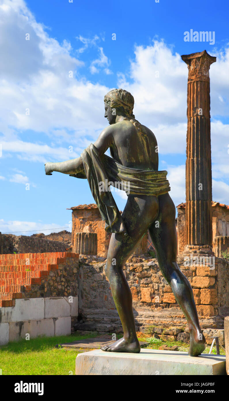 Statue Apollo Temple Apollo Pompeii Banque d'image et photos - Alamy