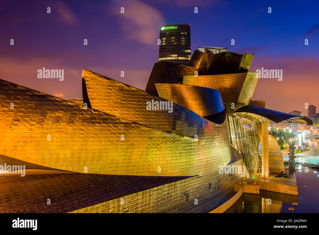 Guggenheim frank gehry bilbao Banque de photographies et d’images à ...