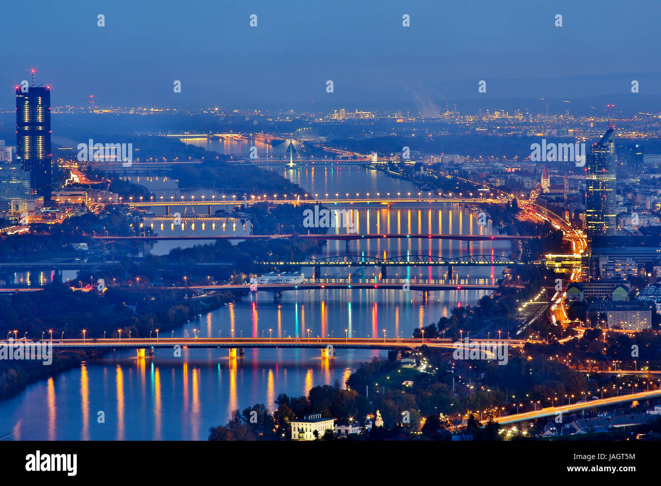 Wien Bei Nacht Banque d'image et photos - Alamy