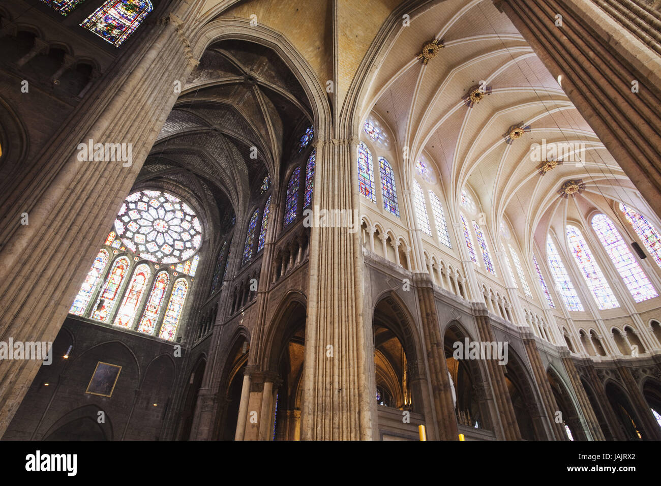 Intérieur de la cathédrale de chartres Banque de photographies et d ...