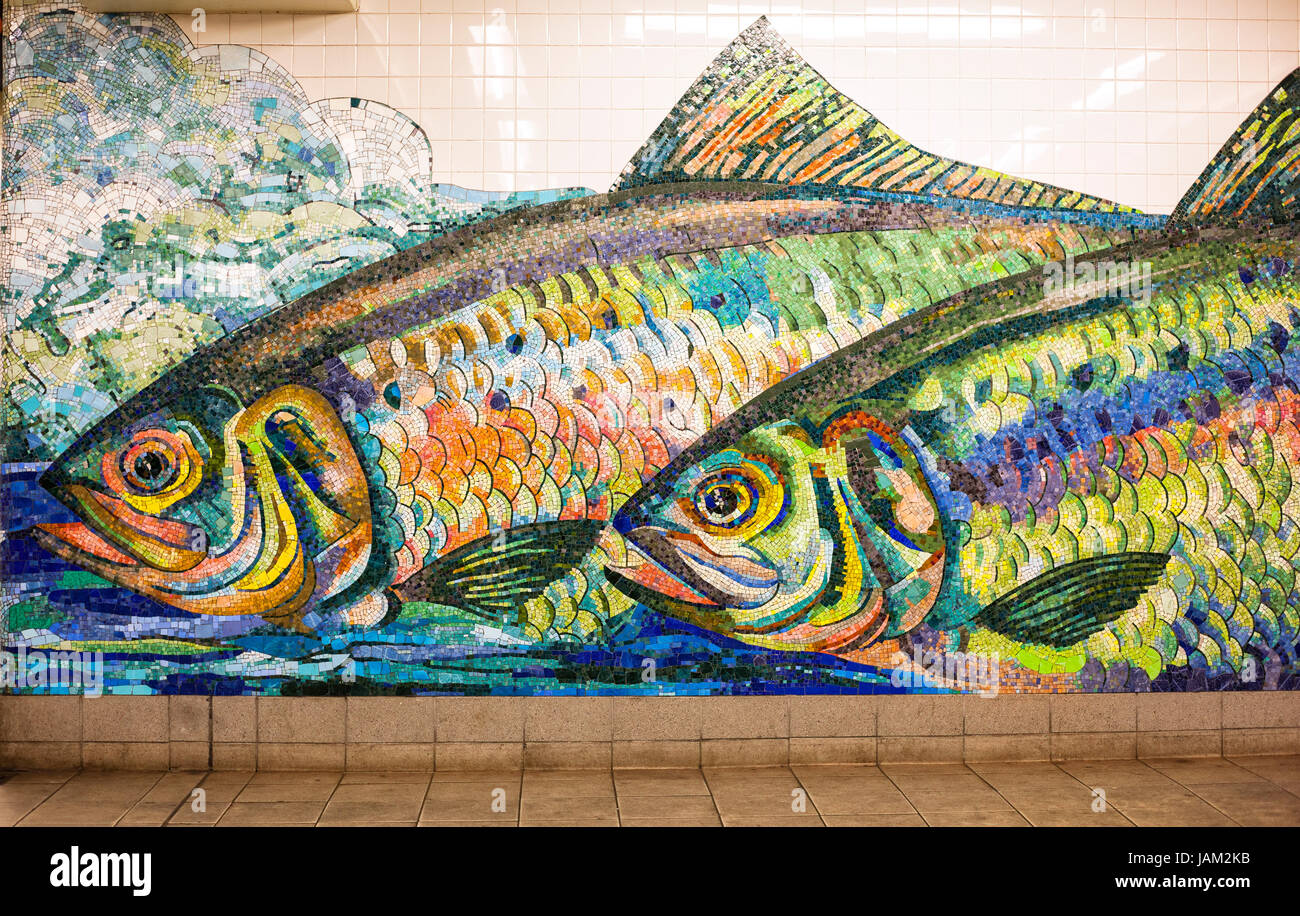 Le poisson, l'art de la mosaïque photo dans station de métro à ...