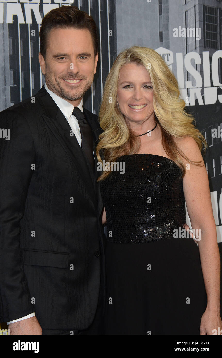 Patty esten charles esten arrivals Banque de photographies et d’images ...