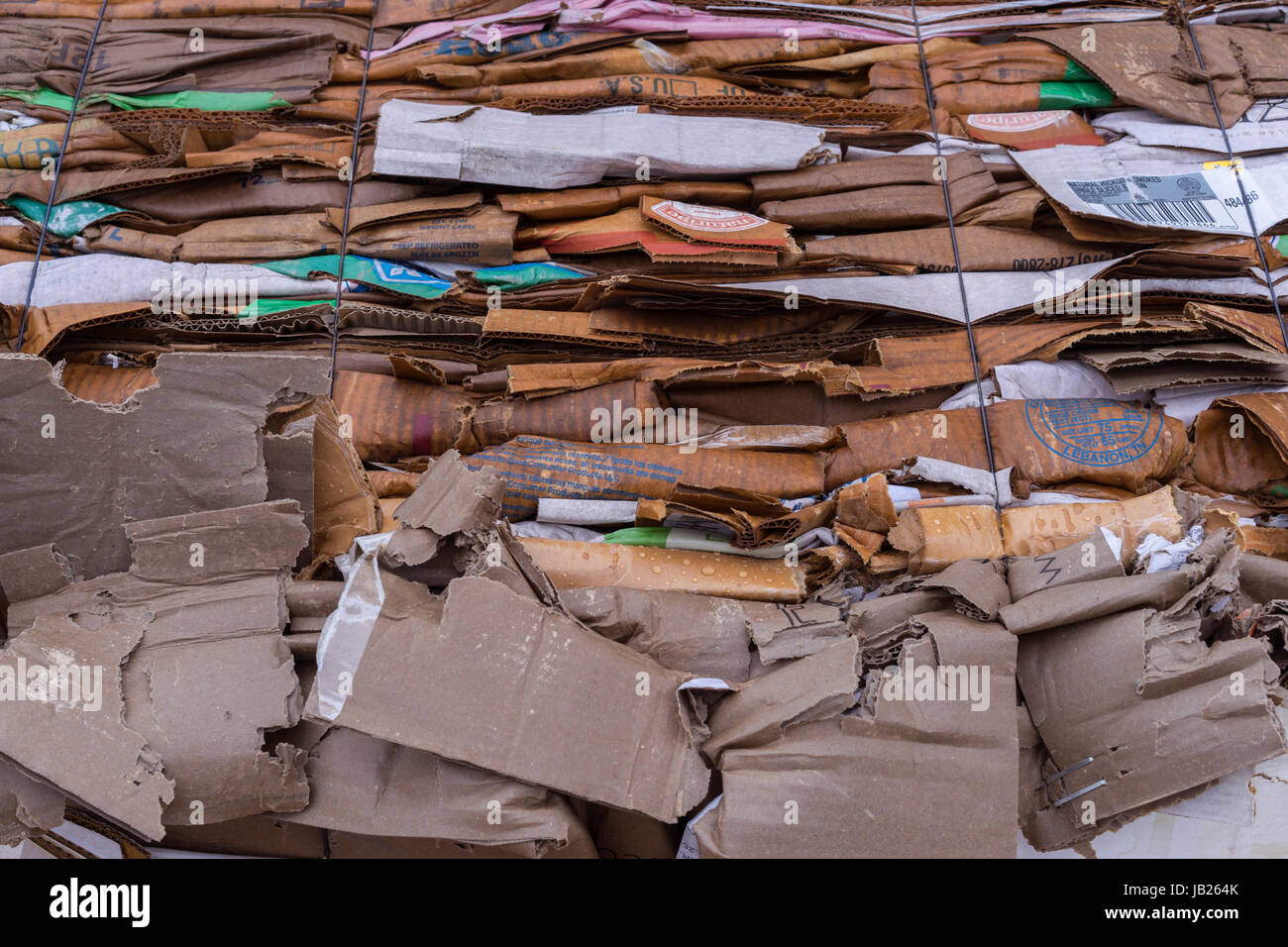 Carton box pile for recycling Banque de photographies et d’images à ...