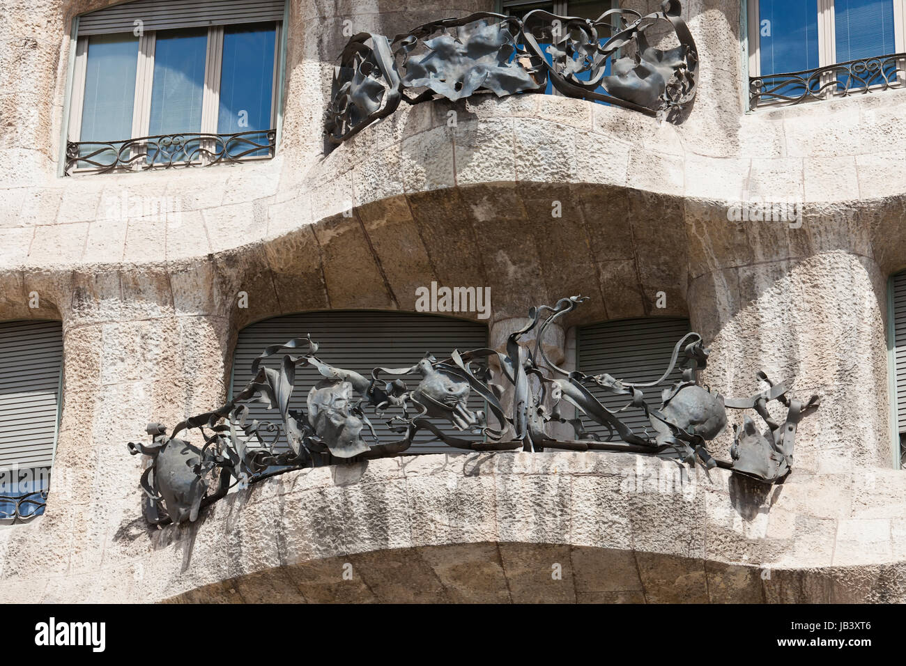 Le chef d'oeuvre de Gaudi célèbre - La Pedrera ou La Casa Mila ...