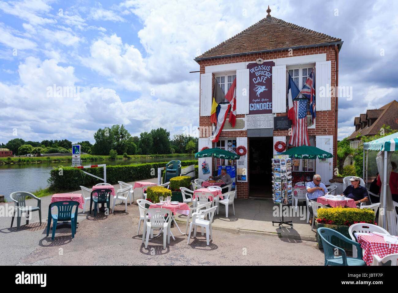 France calvados benouville cafe gondree Banque de photographies et d ...