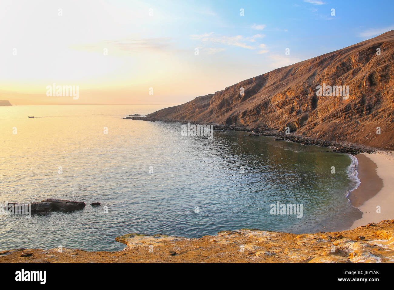 La Mina Beach au petit matin dans la réserve nationale de Paracas, au ...