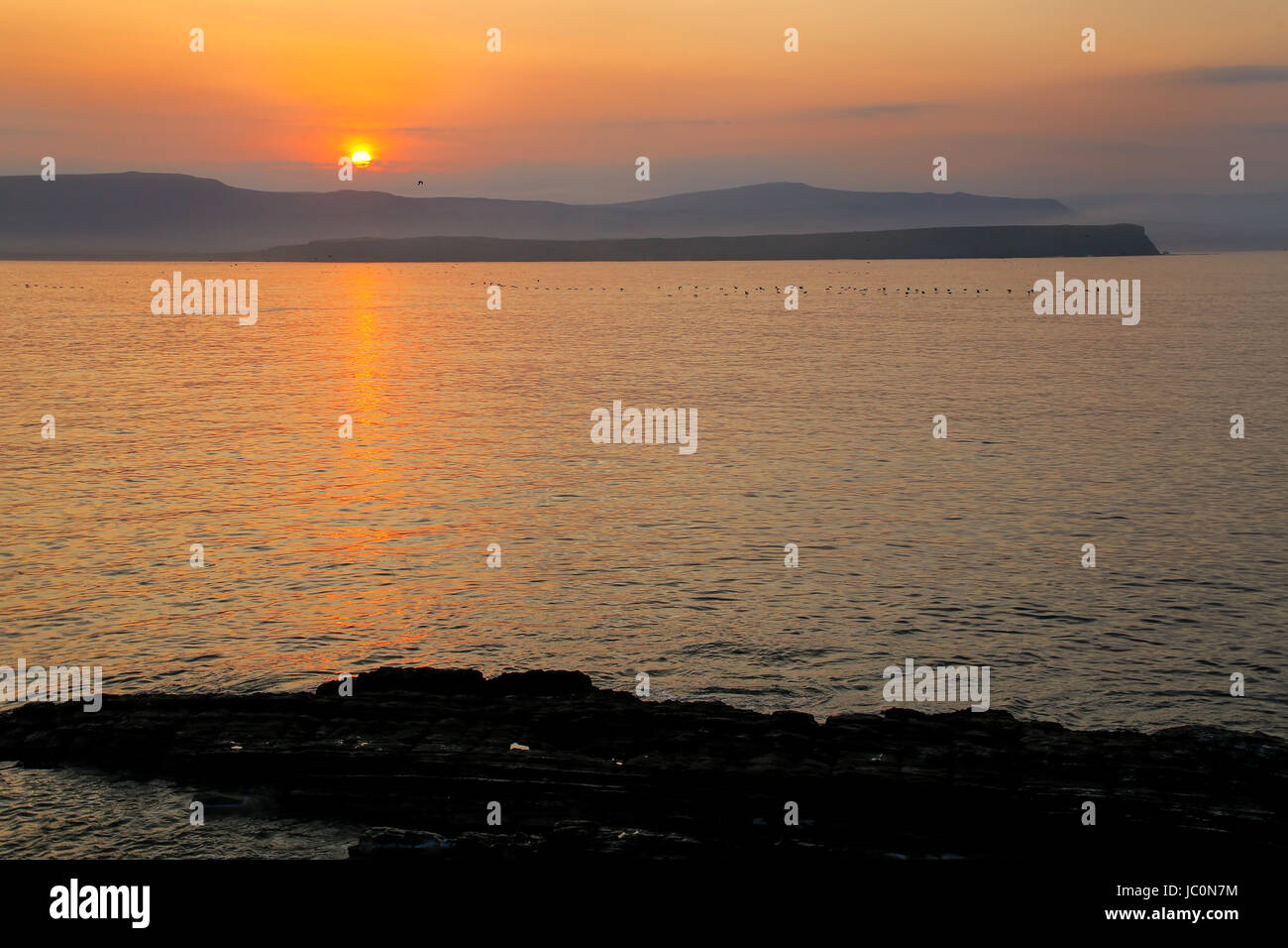 Lever de soleil à la réserve nationale de Paracas, au Pérou. Objectif ...