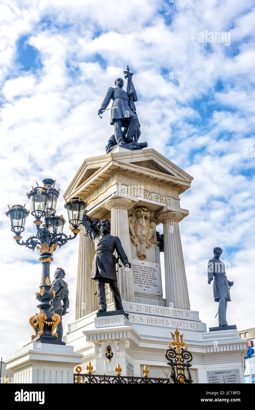 Monument à Valparaiso, Chili à l'héros de guerre chilien Arturo Prat ...