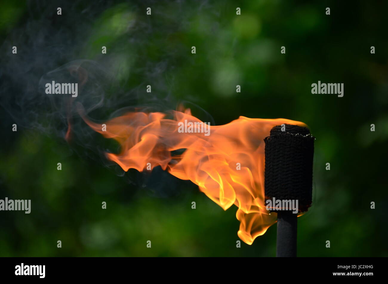 Fire torch Banque de photographies et d’images à haute résolution - Alamy