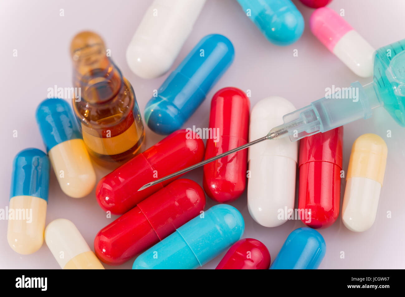 Comprimés différents comprimés capsule médicaments mélange de tas Photo ...