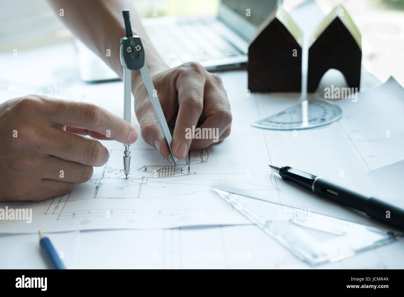 Compas diviseur Banque de photographies et d’images à haute résolution ...