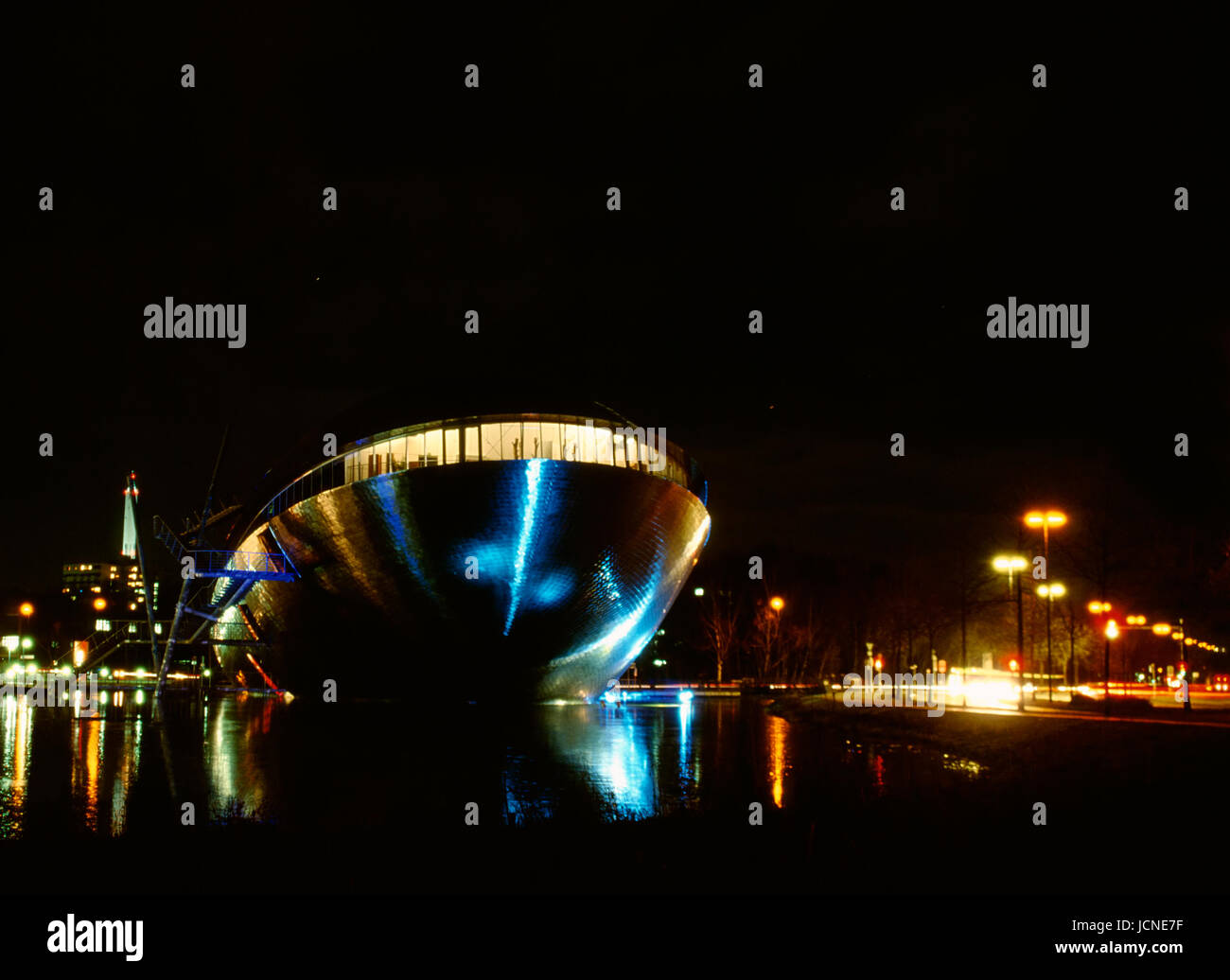 Universum science center de nuit Banque de photographies et d’images à ...