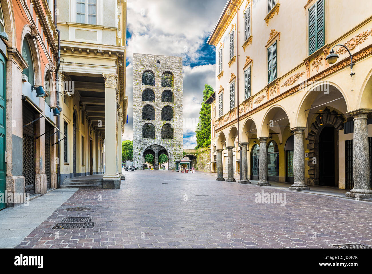 La ville de Côme, centre historique, lac de Côme, Italie du nord. Tour ...
