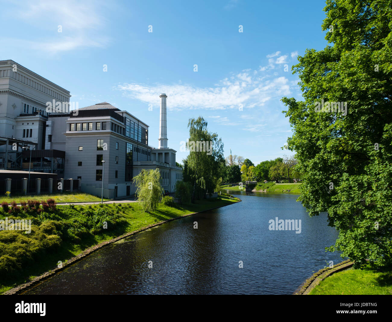 Canal de la ville de riga Banque de photographies et d’images à haute ...
