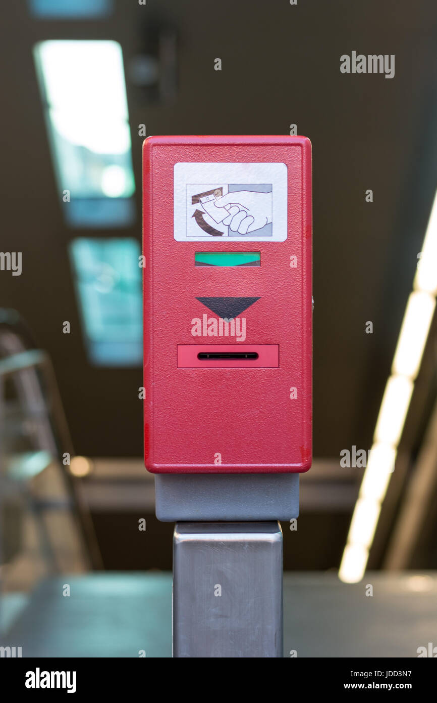 Transport ticket validation machine Banque de photographies et d’images ...
