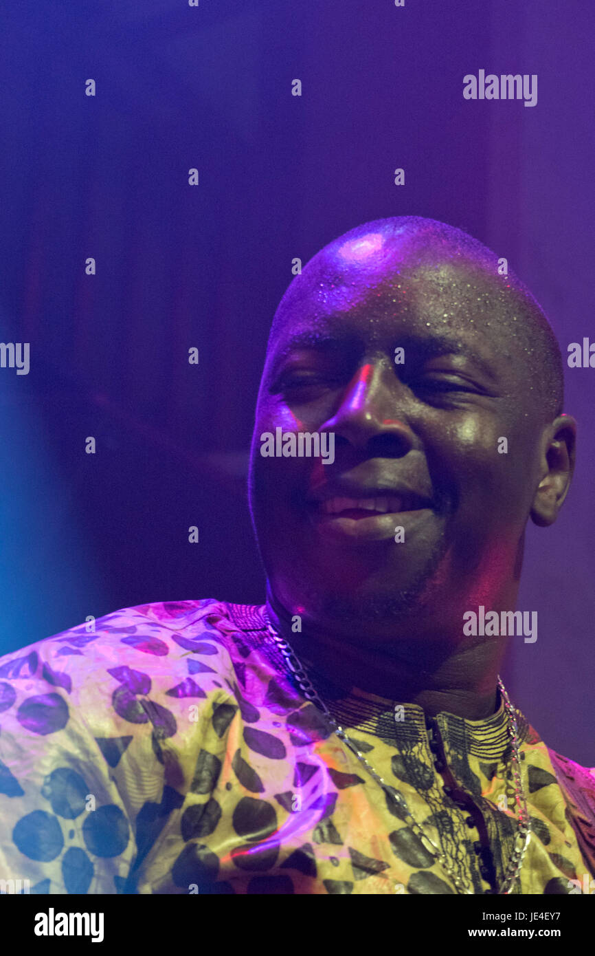 Malian Singer Banque d'image et photos - Alamy