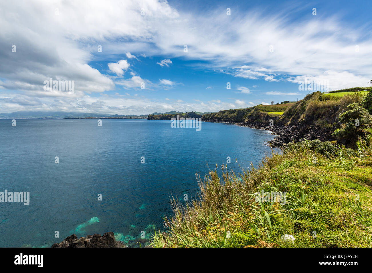 Côte-Nord près de santo antonio à l'île de São Miguel, l'archipel des ...