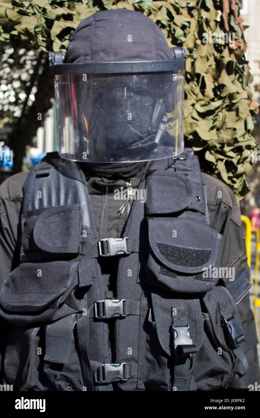 Uniforme millitaire noir Banque de photographies et d’images à haute ...