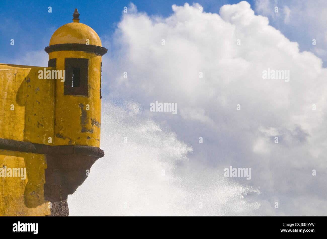 Fortaleza de Sao Tiago, sur la côte de Funchal, Madère, vagues, surf ...