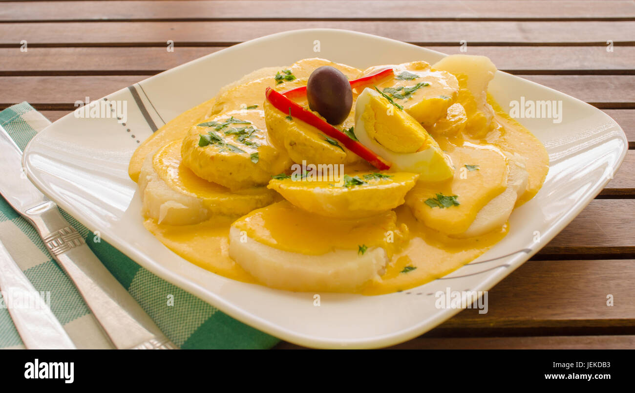 Papa a la Huancaina, un plat péruvien traditionnel Photo Stock - Alamy