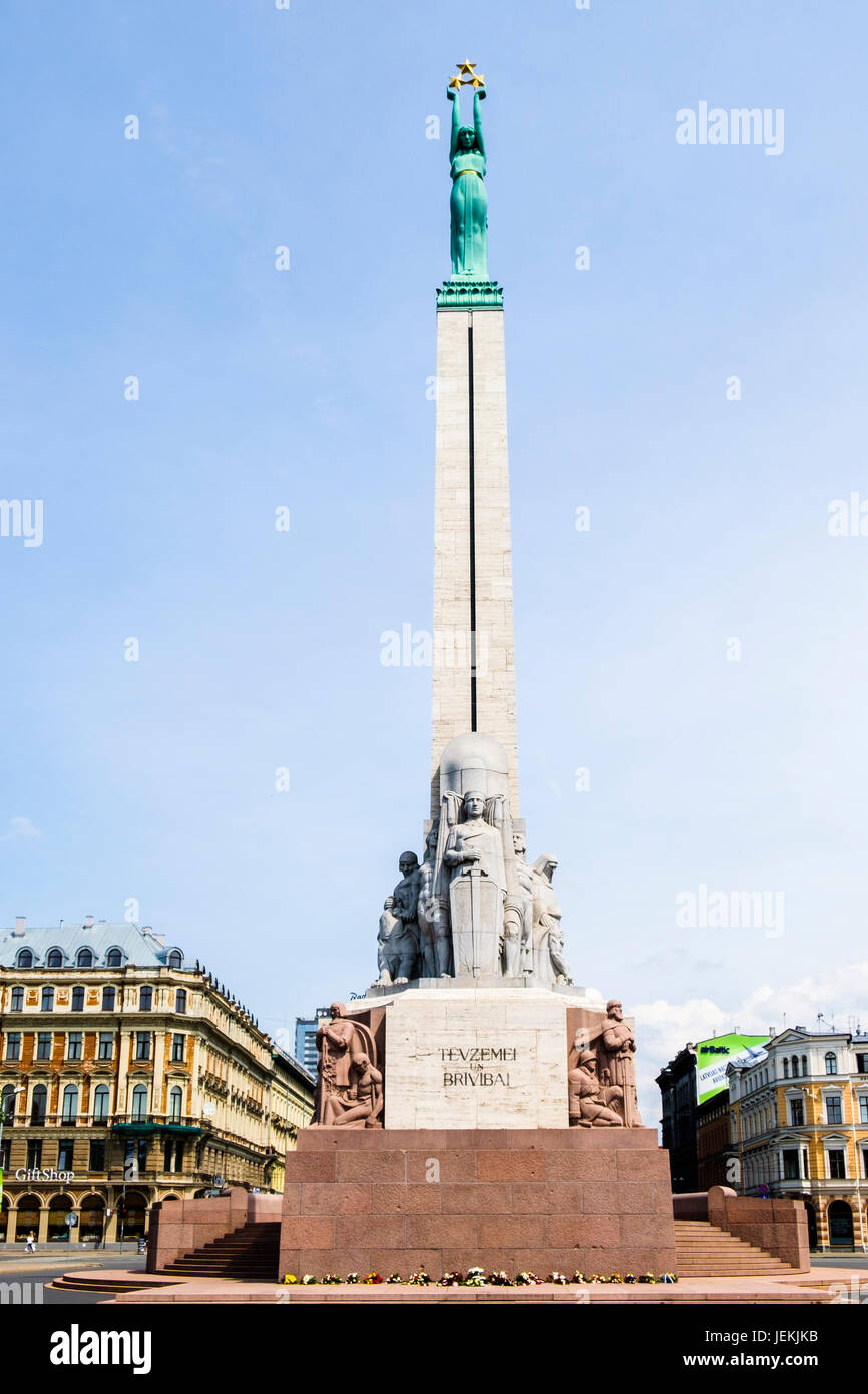 Monument Riga Banque D Image Et Photos Alamy