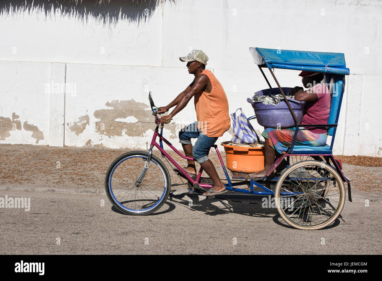 Cyclo pousse Banque de photographies et d’images à haute résolution - Alamy