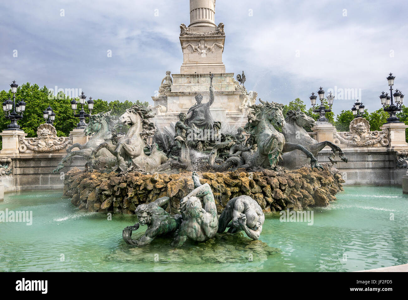 Fontaine de bordeaux Banque de photographies et d’images à haute résolution - Alamy