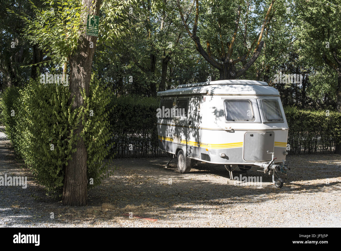 Petite roulotte de camping caravane Banque de photographies et d’images ...