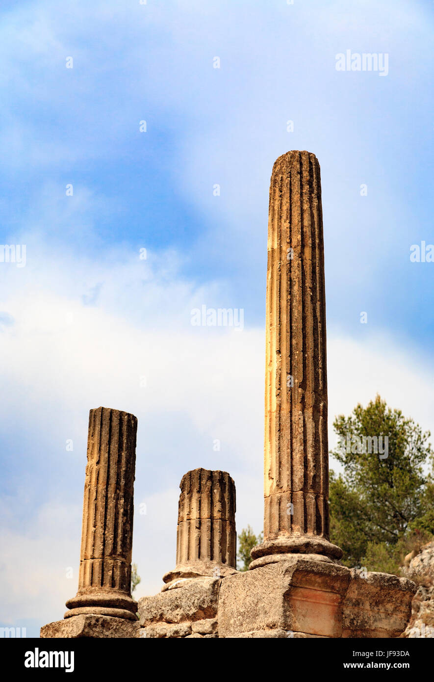 Colonnes ruinées du Temple de Valetudo à Roman Glanum, Provence, France ...