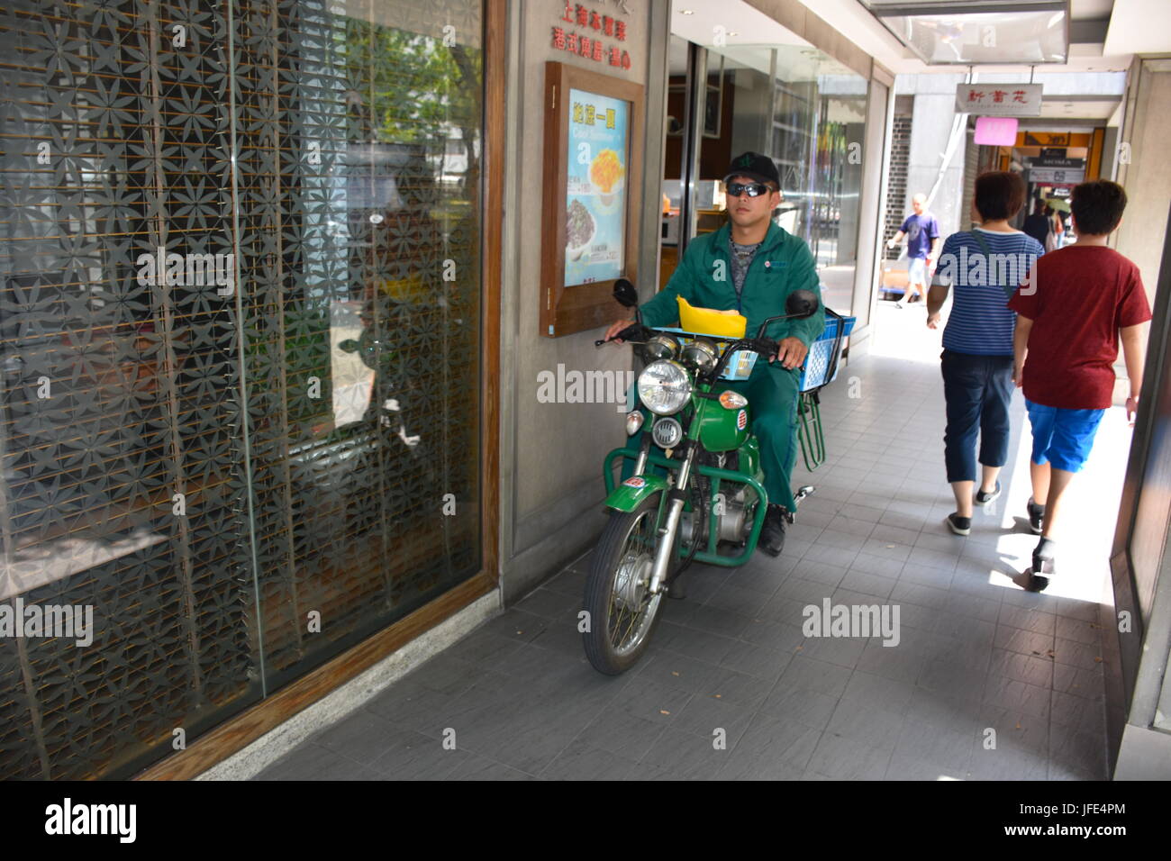 Bureau de poste courrier postal facteur moto Banque de photographies et ...